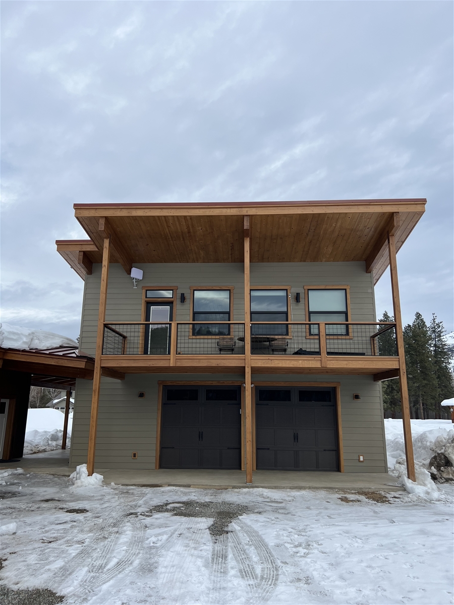 Wolfridge Resort | Methow River vacation homes pool